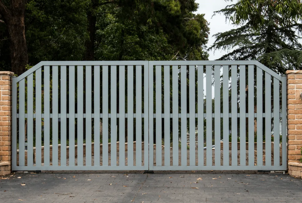 The Best Driveway Gate Ideas and Inspiration That You'll Love! ⋆